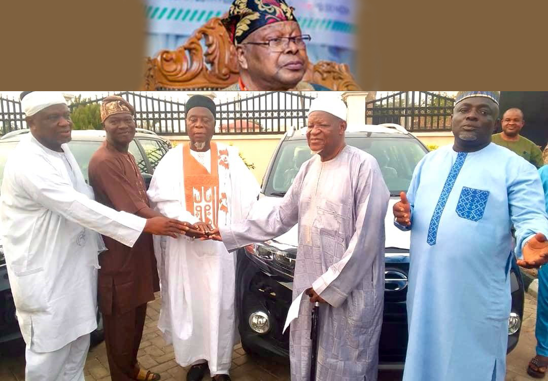 SUVs Rain In Awujale’s Palace - Pentouch Magazine